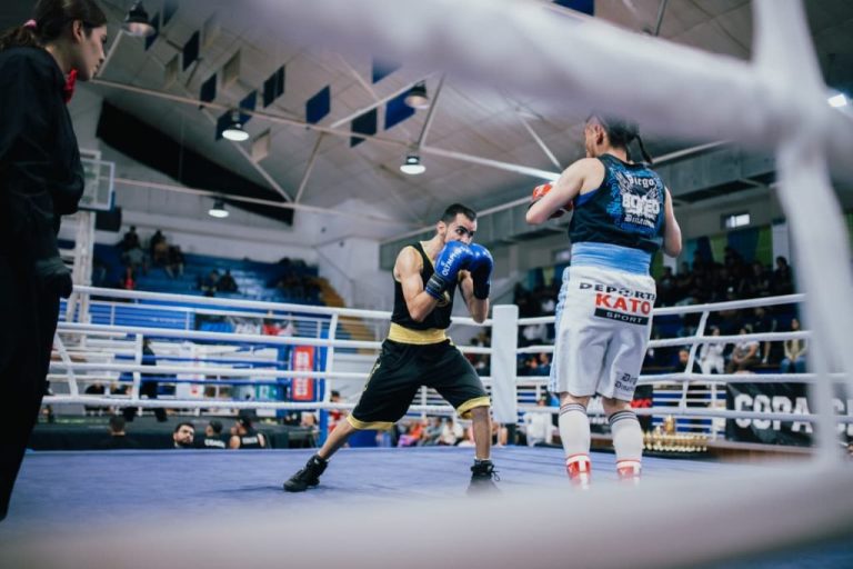 Byron Sepúlveda, el boxeador de Puente Alto que busca apoyo para seguir ...